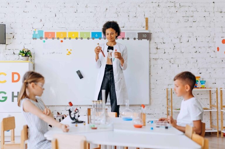 Immersion Teaching Strategies: How to and Why Implement Them | FluentU