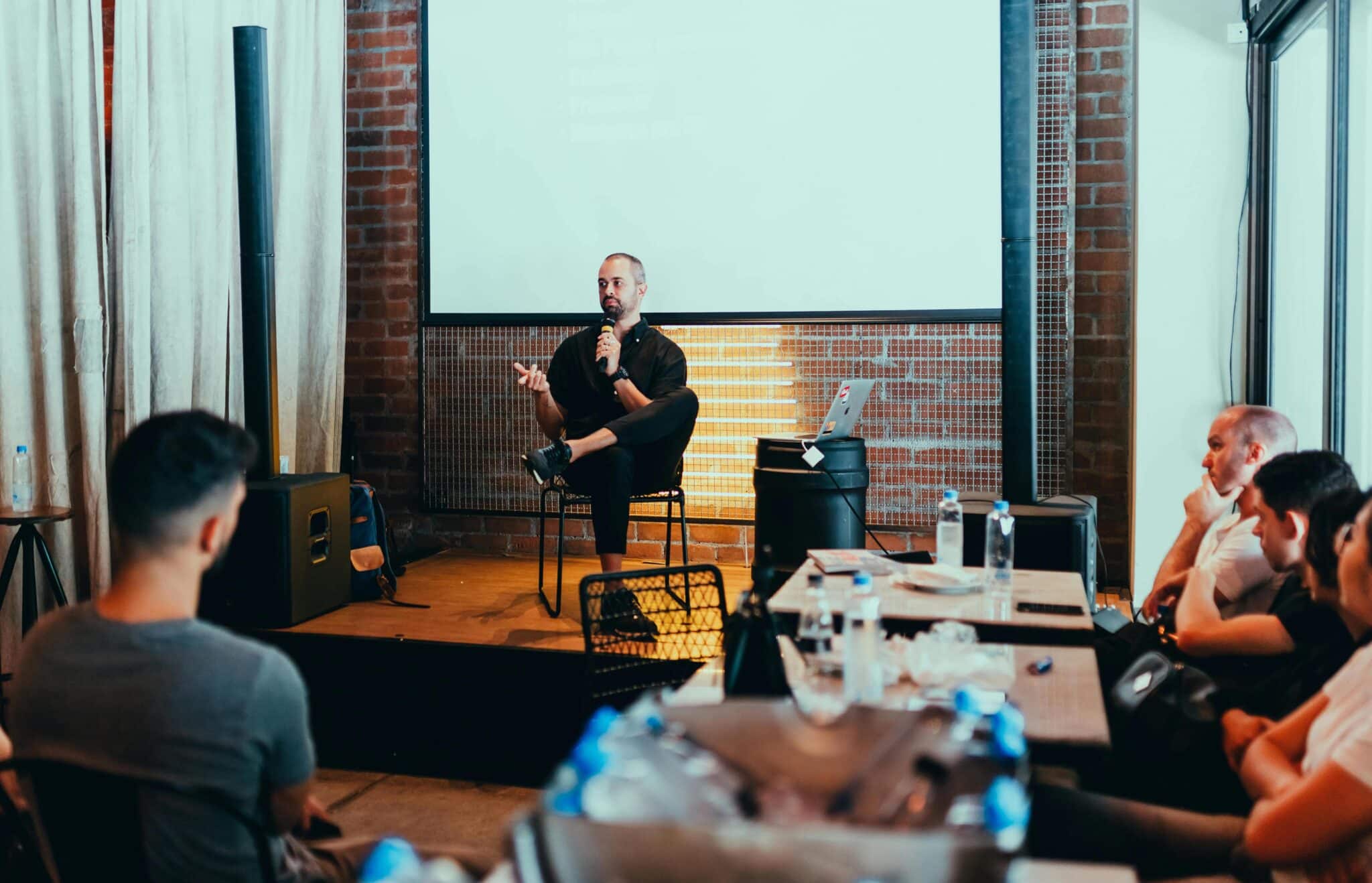 10 Tips for Public Speaking in English | FluentU