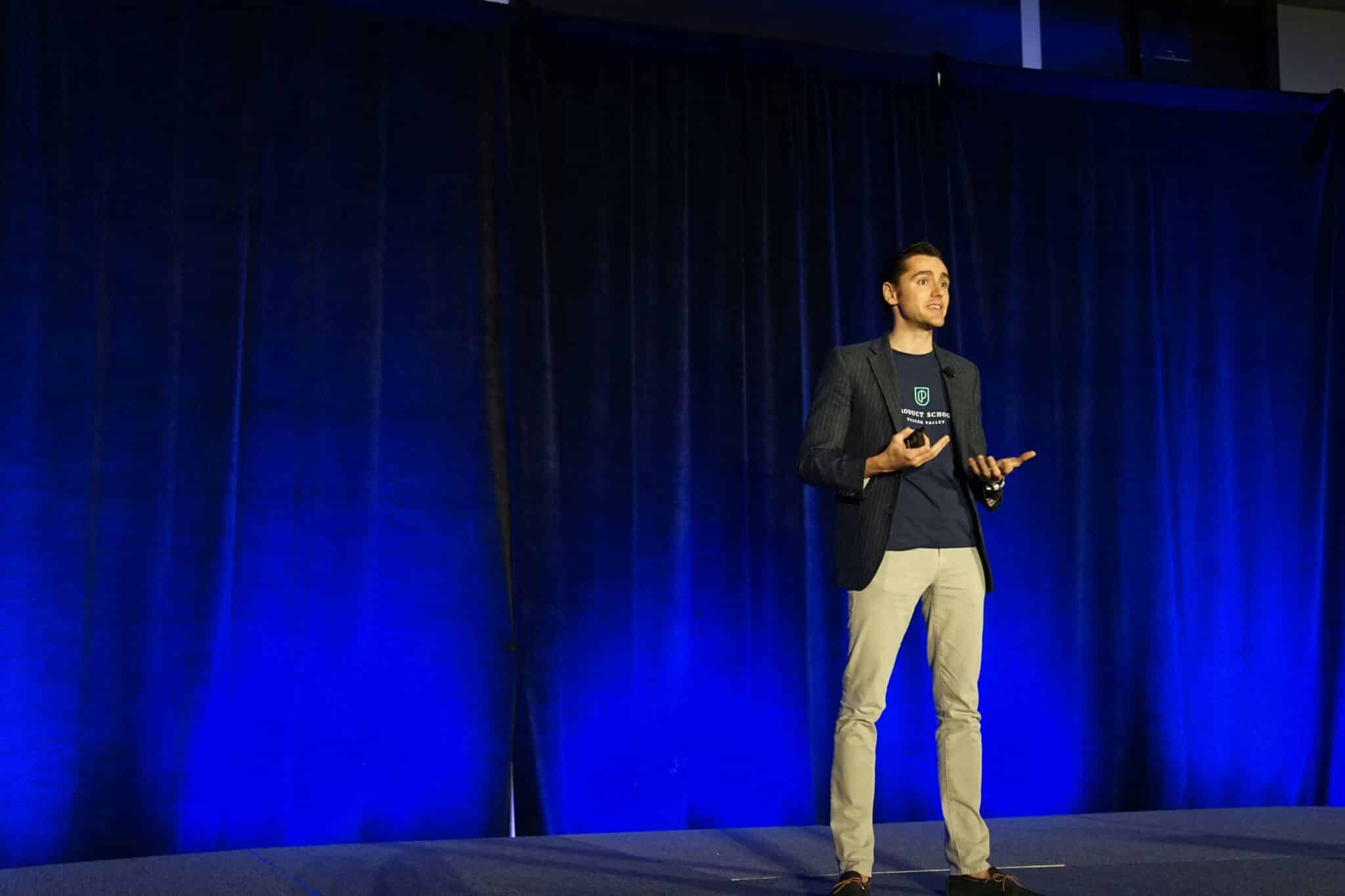 10 Tips for Public Speaking in English | FluentU