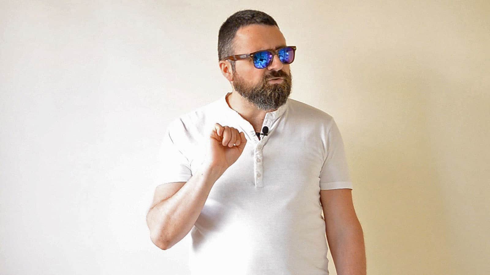 A Guide to Italian Body Language | FluentU Language Learning