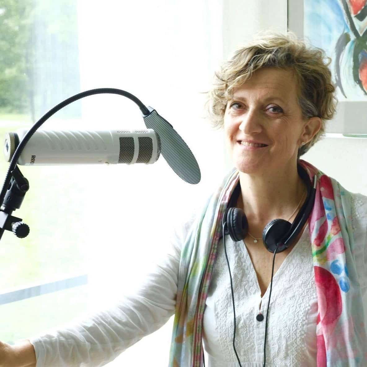 20 Italian Podcasts for Learners in 2025 | FluentU