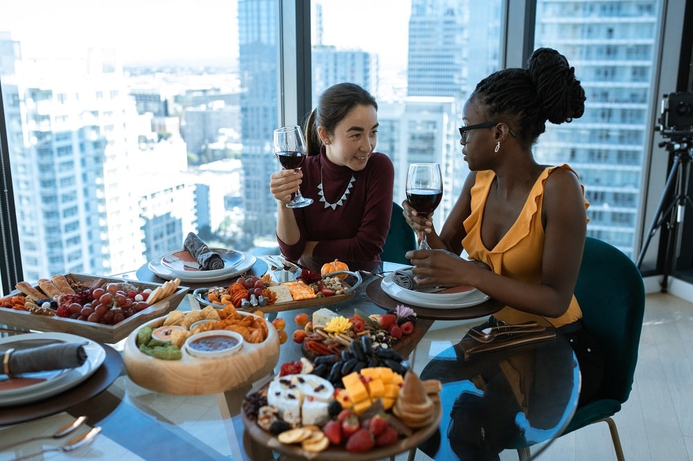 85 Phrases for Small Talk in Spanish | FluentU