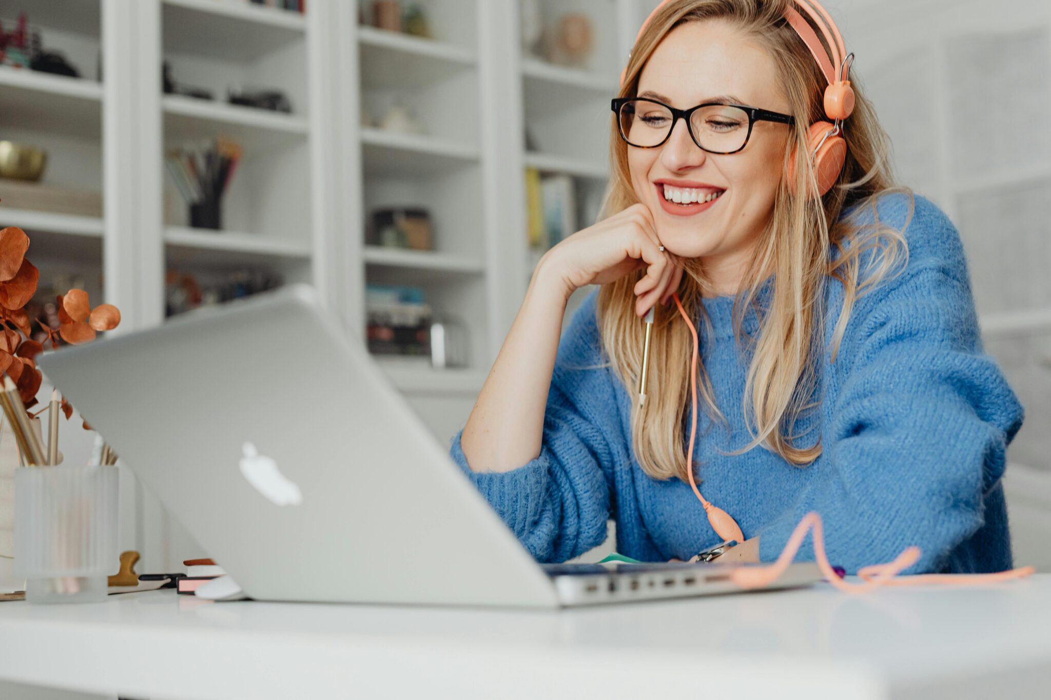 How to Learn from Shadowing Spanish | FluentU Language Learning
