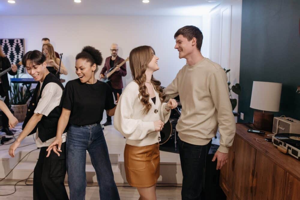 92 English Party Conversation Phrases | FluentU