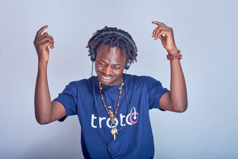 36 Catchy English Songs with Prepositions | FluentU Language Learning