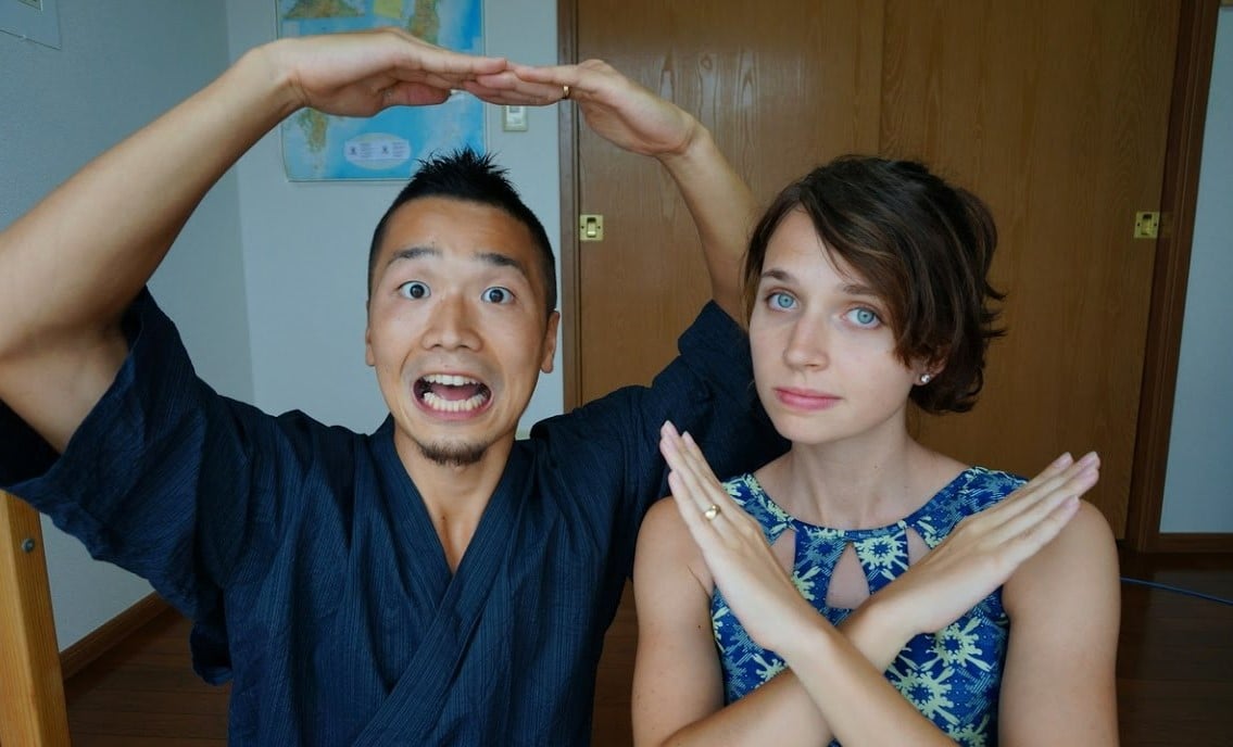 14+ Essential Japanese Gestures, Plus Body Language to Avoid | FluentU