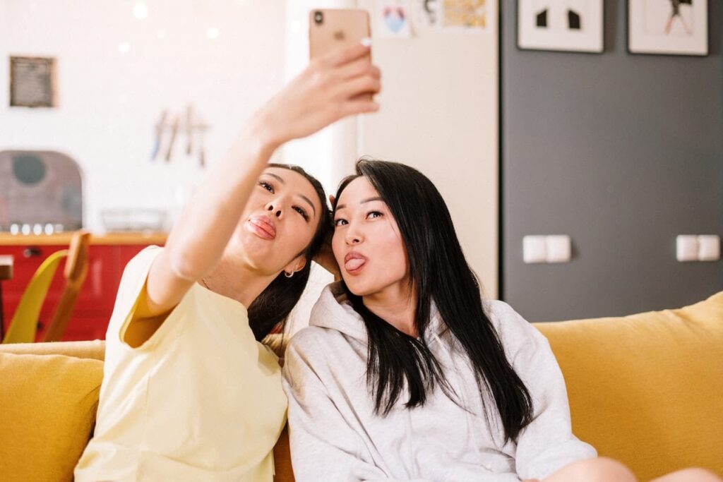 14 Ways to Say Friend in Japanese: From BFFs to Business Associates ...